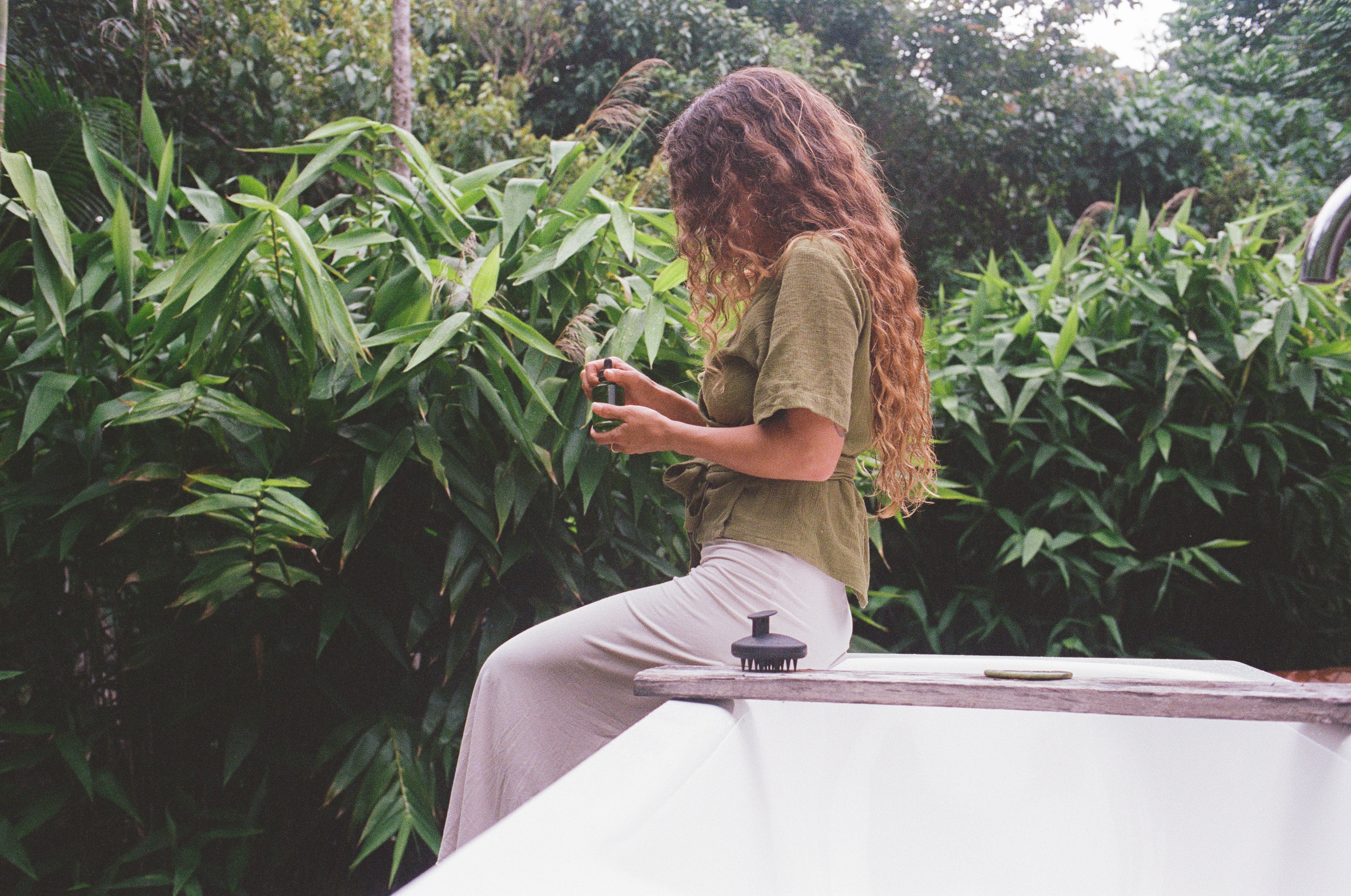 Understanding Frizz: Why It Happens and How to Manage It – HINU